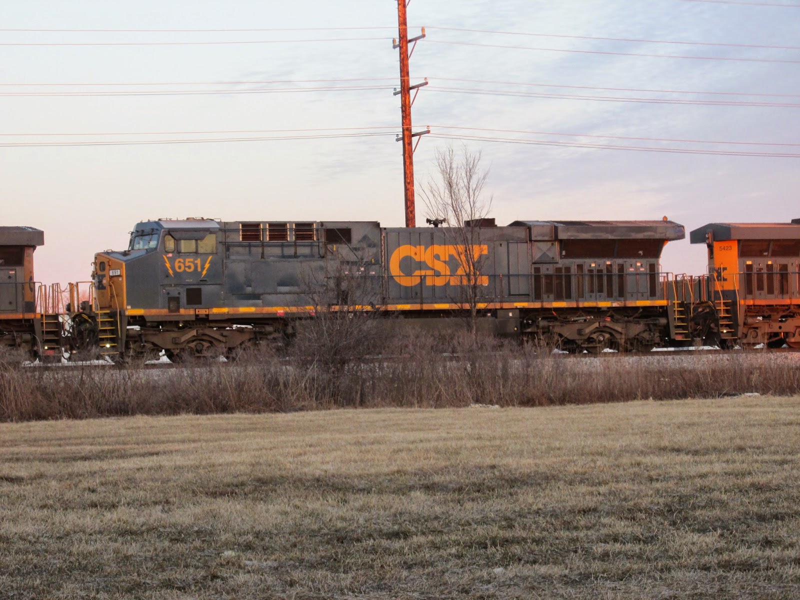 Eddie's Rail Fan Page: A northbound CSX Transportation Company freight train. Bridgeview ...